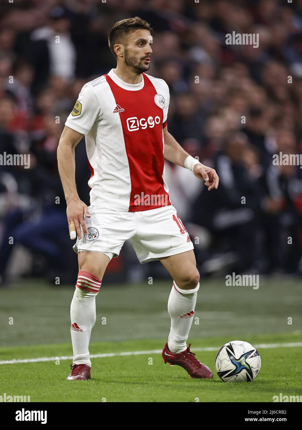 Stood full 2021 2022 football uniform hi-res stock photography and images - Alamy