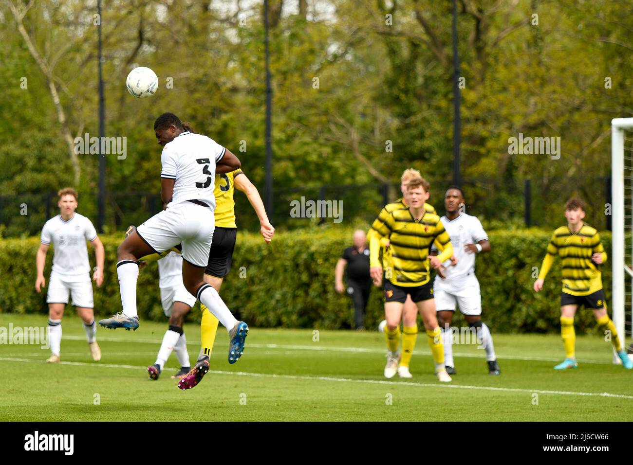 Professional football player header ball hi-res stock photography and ...