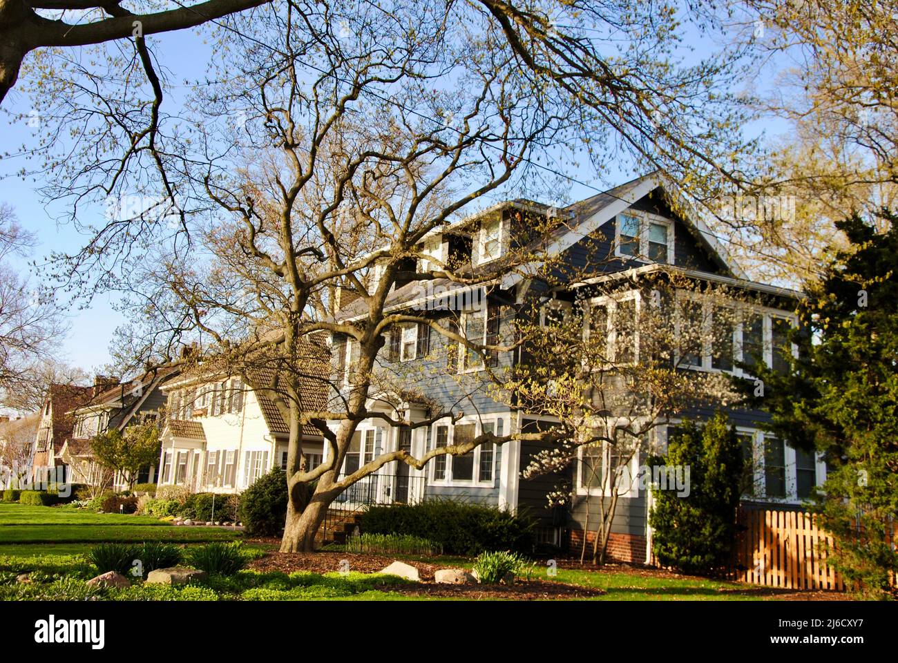 Grey 3 story house hi-res stock photography and images - Alamy