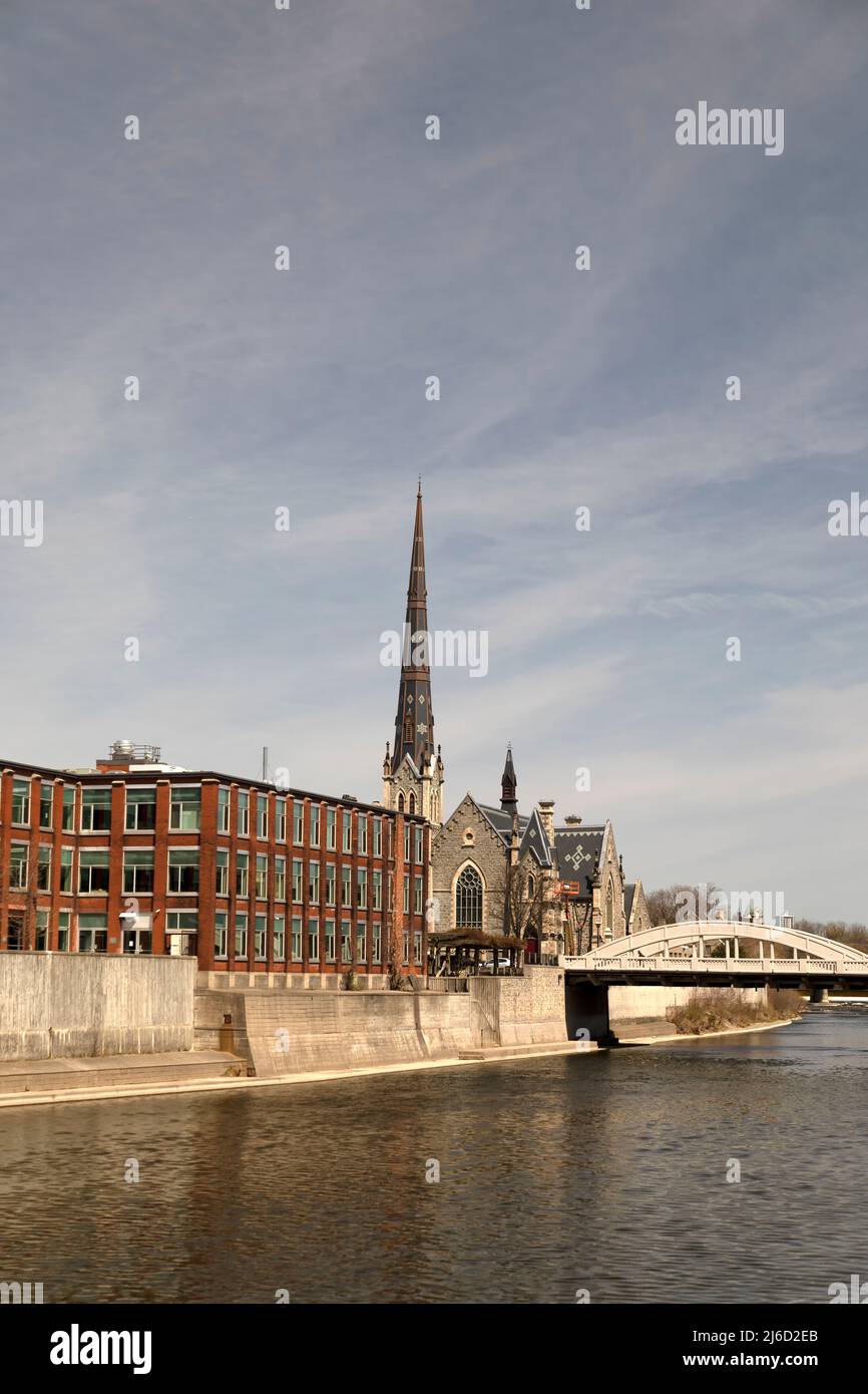 Downtown cambridge hi-res stock photography and images - Alamy