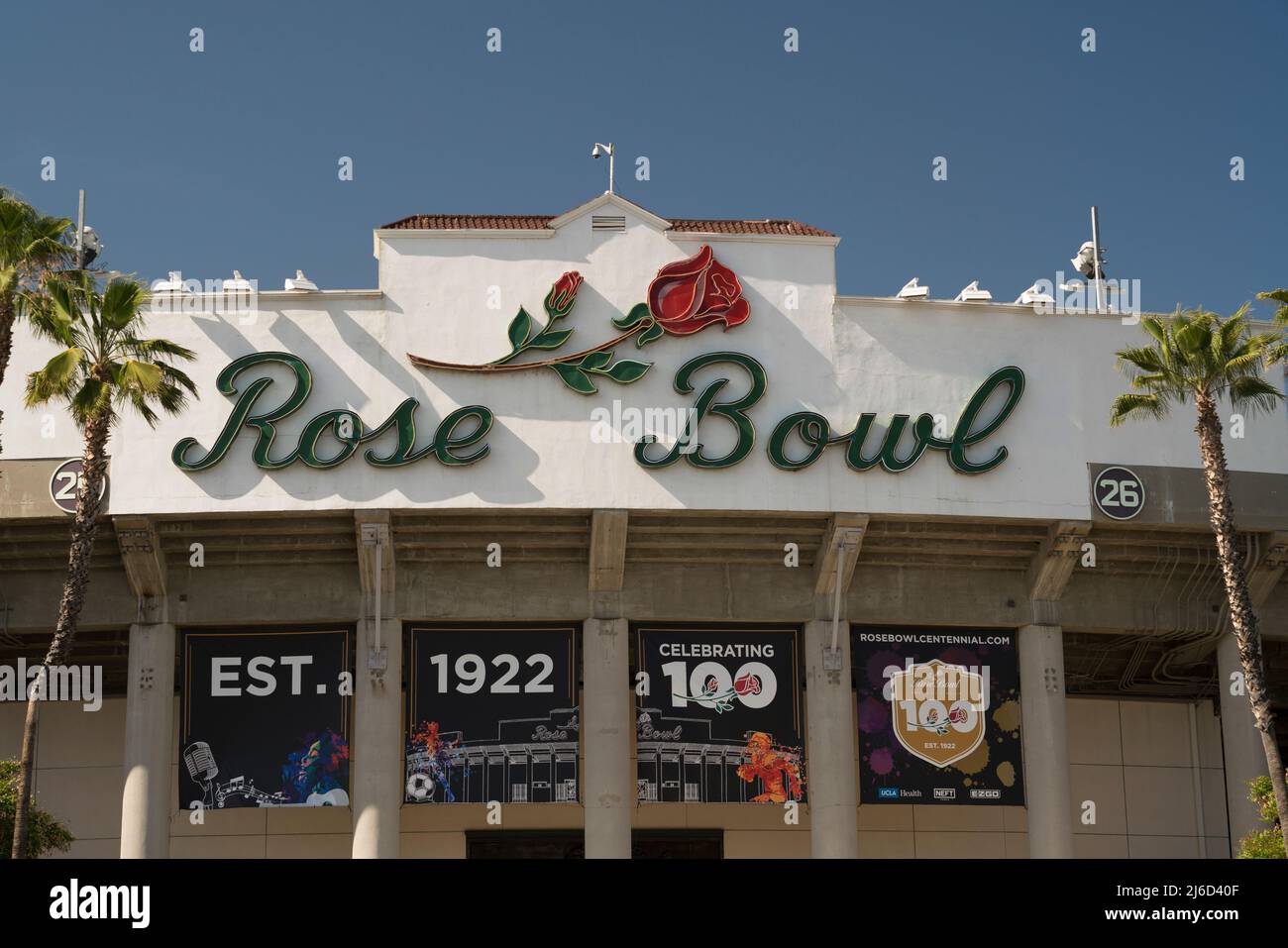 16th largest stadium in the world hi-res stock photography and images ...