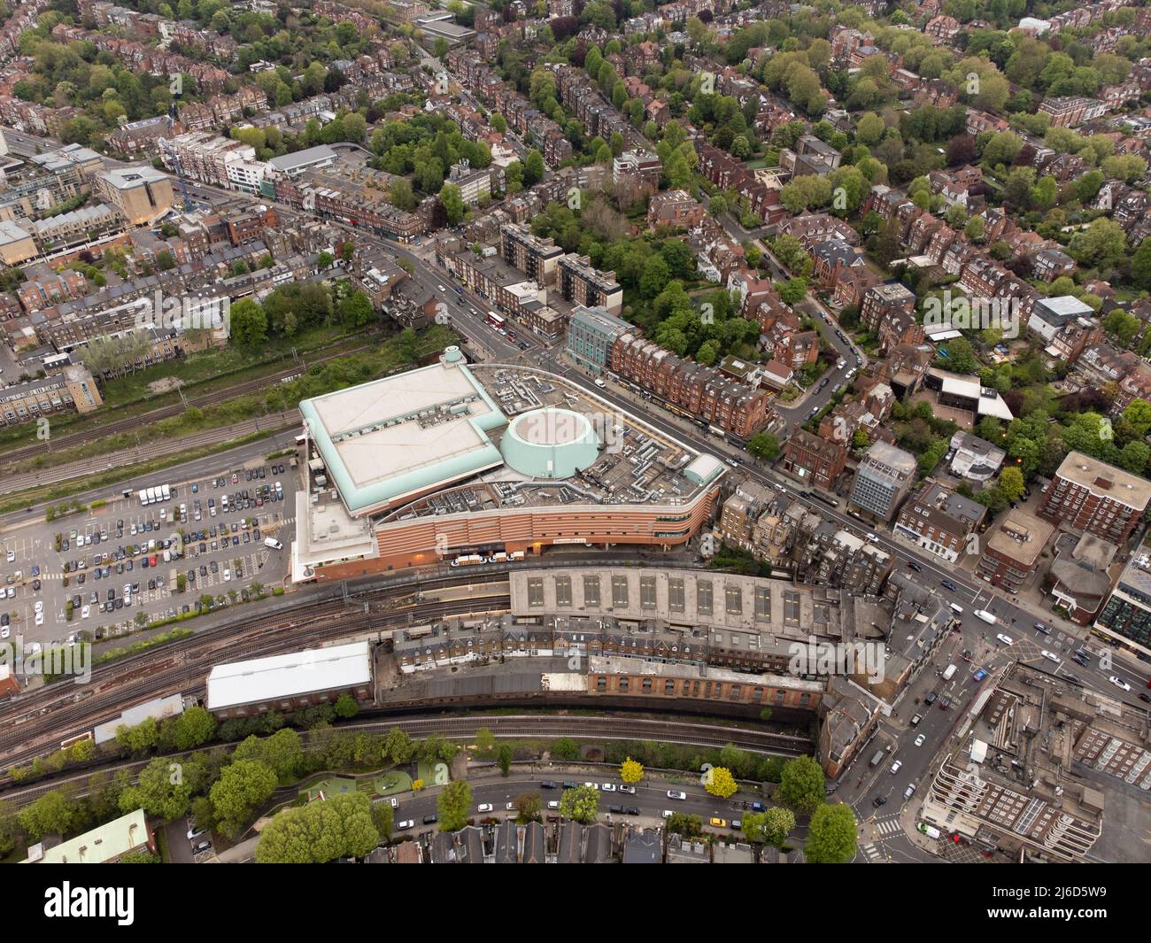 Finchley road station hi-res stock photography and images - Alamy