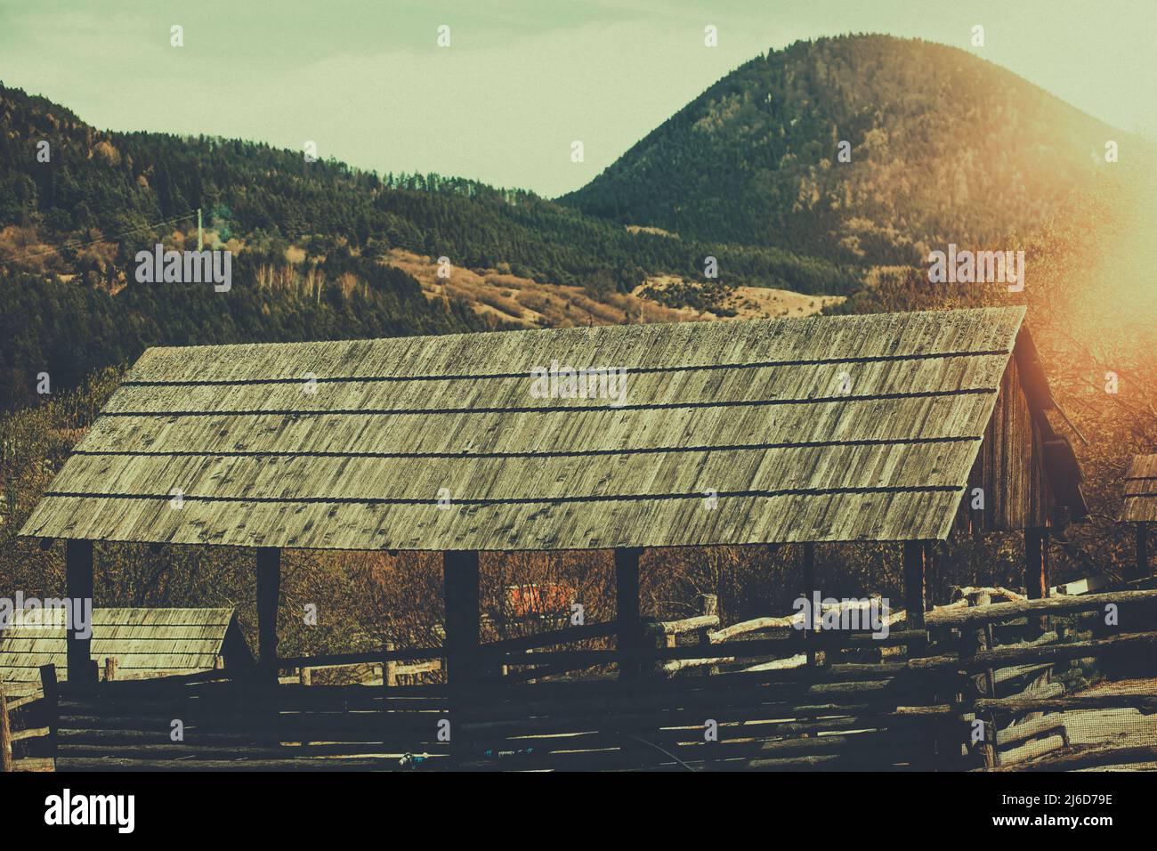 Barn shelter for animals hi-res stock photography and images - Alamy