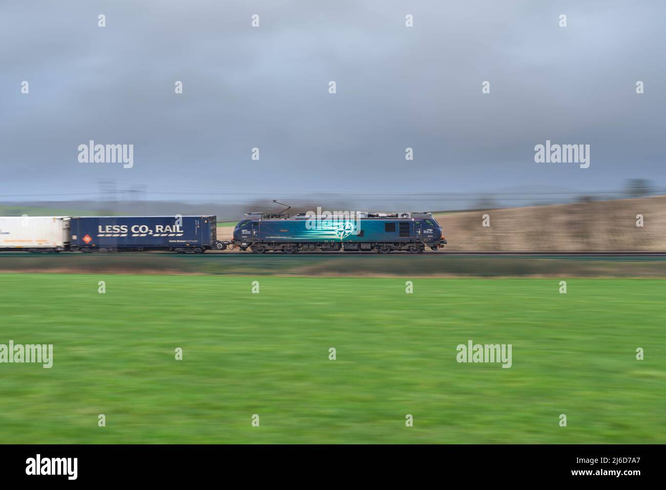 Bi mode railway locomotive hi-res stock photography and images - Alamy