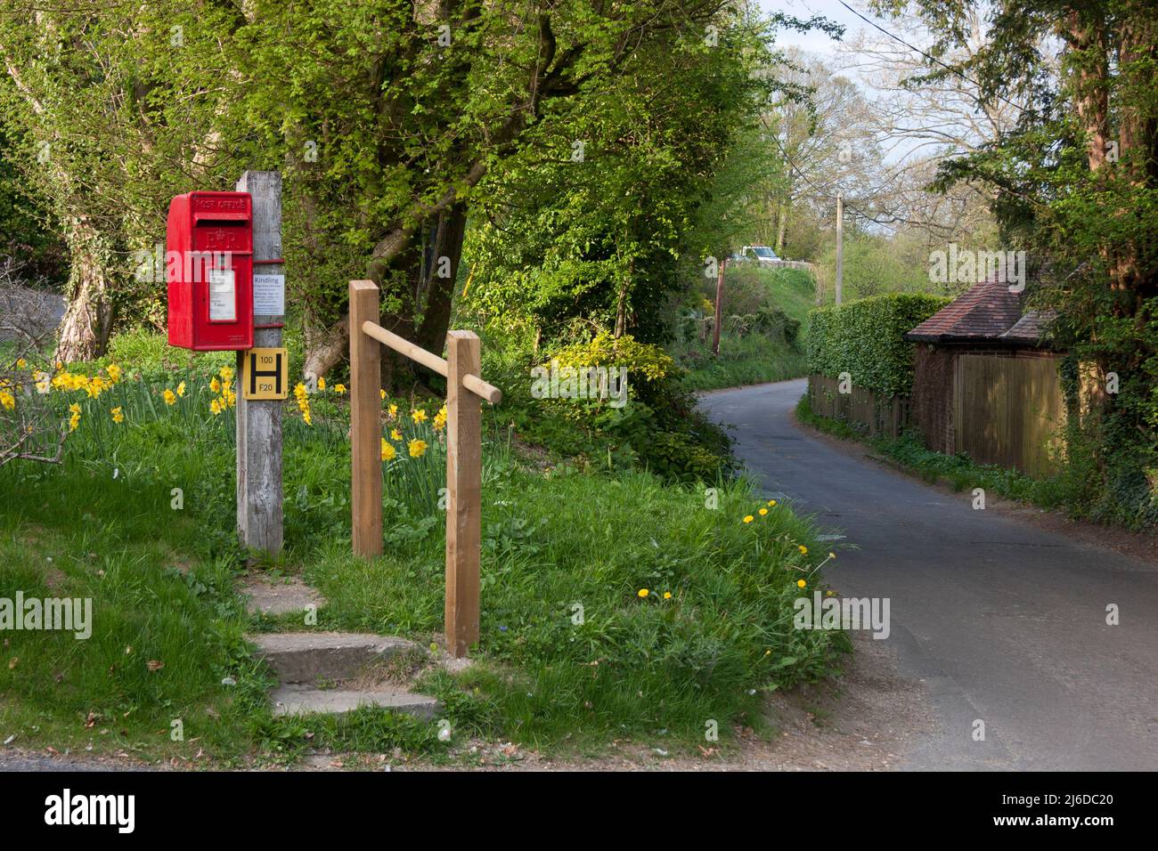 Elizabeth post box hi-res stock photography and images - Alamy