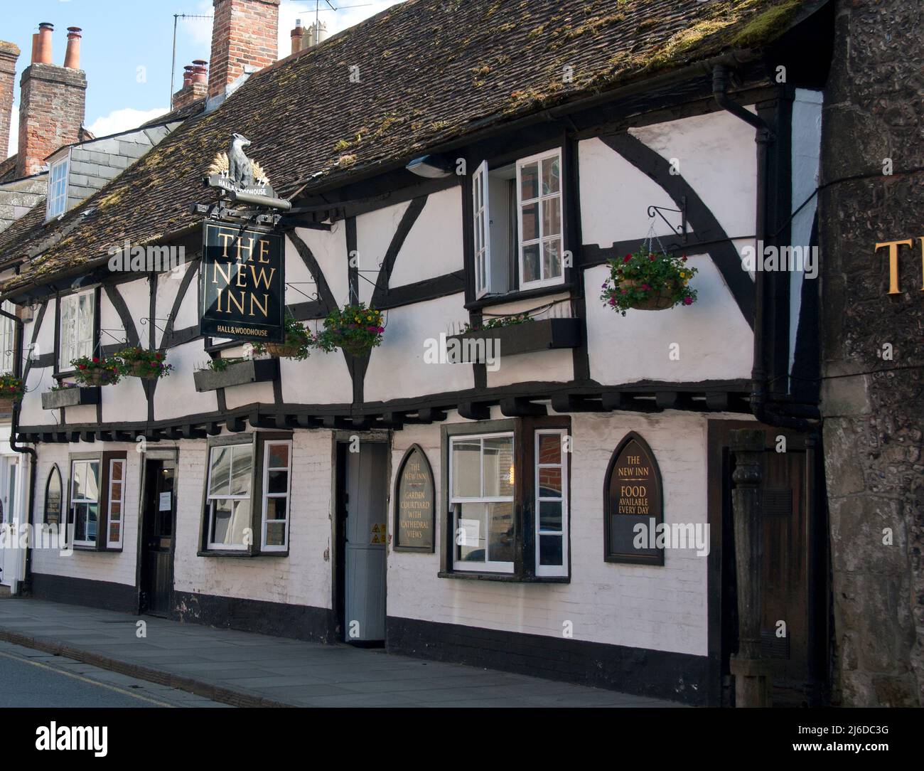 New Inn pub sign, Salisbury, Hampshire, England Stock Photo - Alamy
