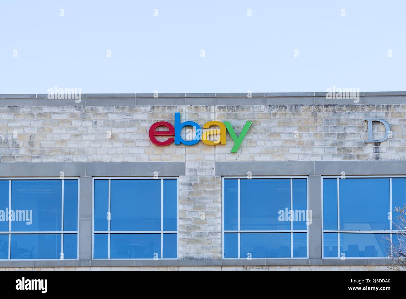 Ebay logo hi-res stock photography and images - Alamy