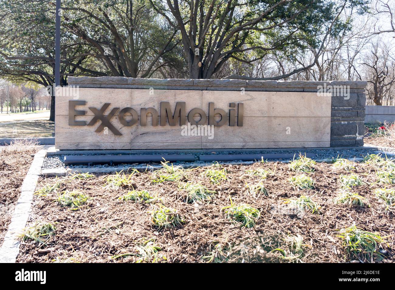 Exxon logo hi-res stock photography and images - Alamy