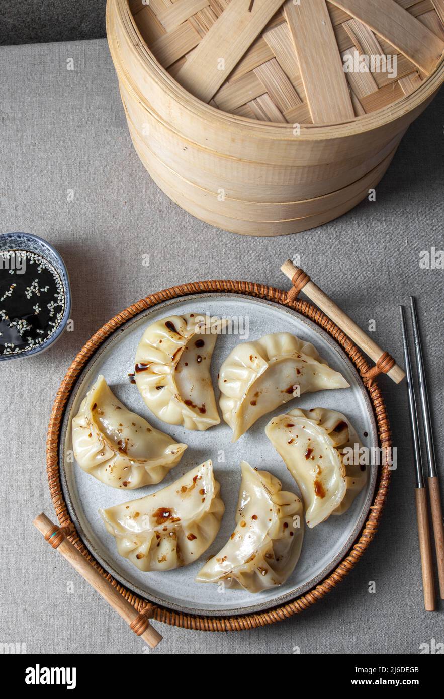 Gyoza set hi-res stock photography and images - Alamy
