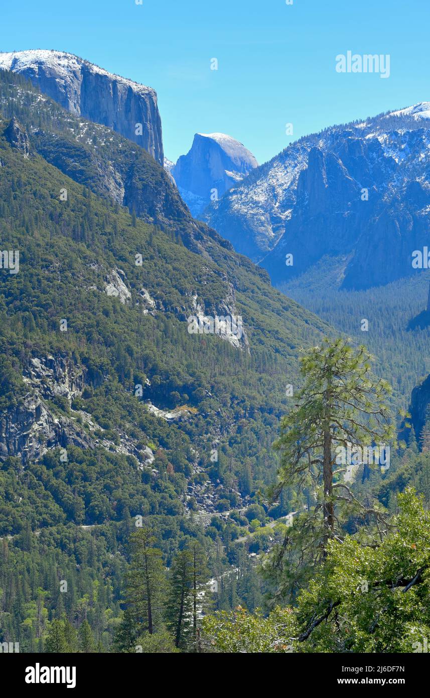 Arriving at the iconic Yosemite Valley on scenic highway 41 (US ...