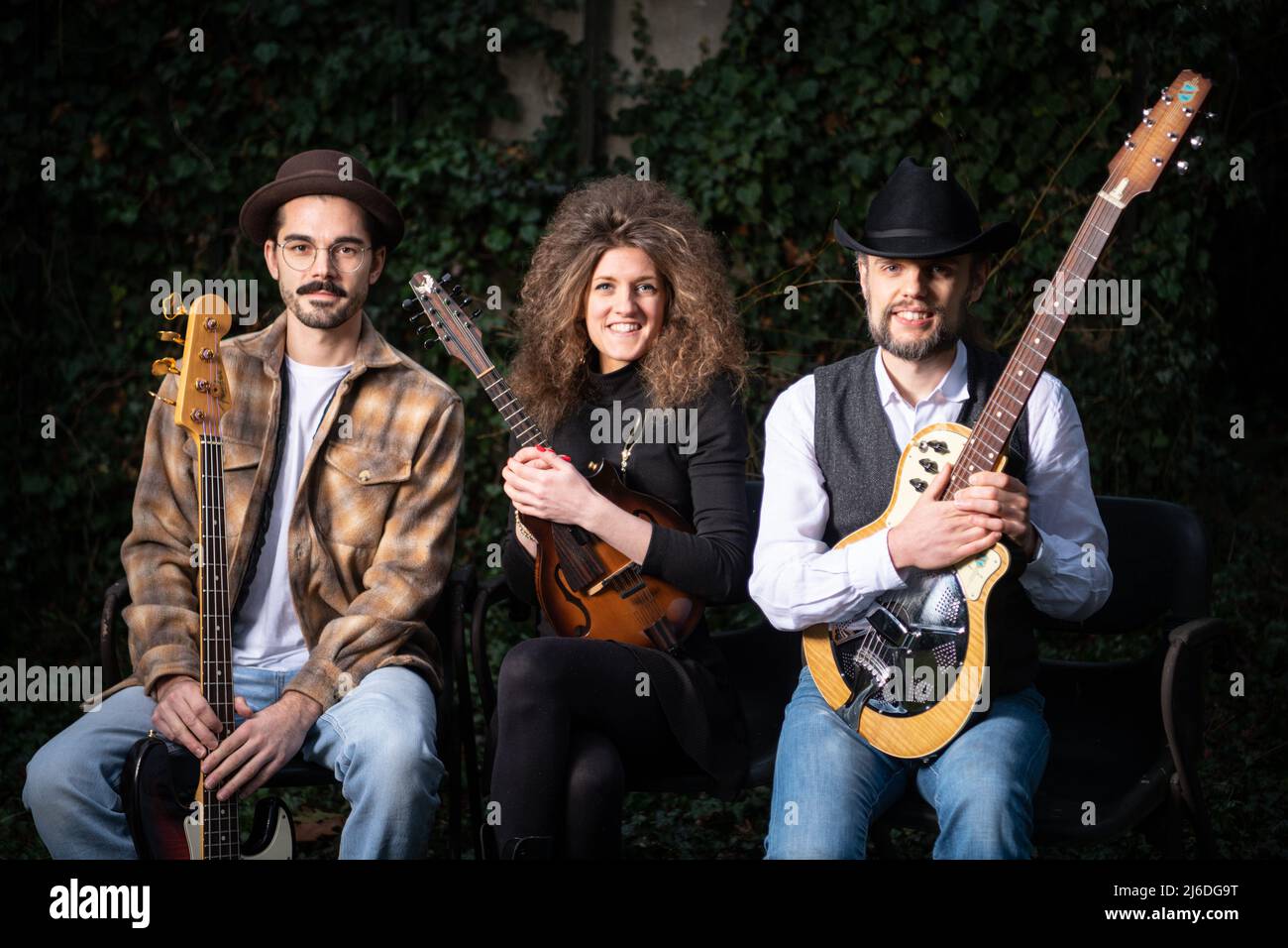 PRODUCTION - 29 December 2021, Bavaria, Schwabach: The band Muddy What ...