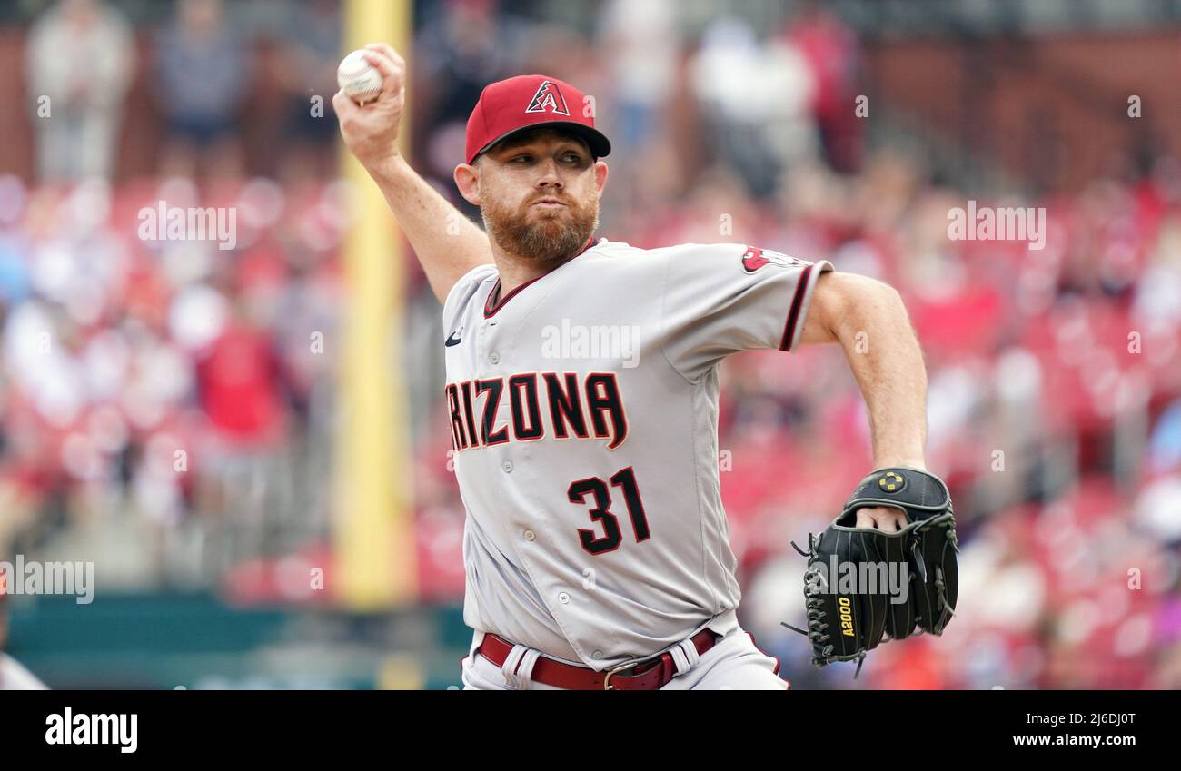 Arizona Diamondbacks pitcher Ian Kennedy delivers a pitch to the St ...
