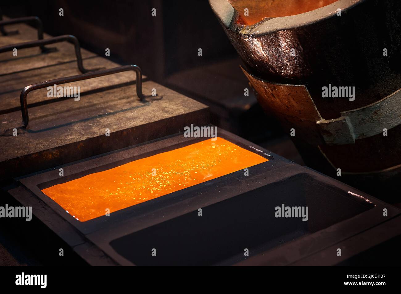 Silver graphite hi-res stock photography and images - Alamy