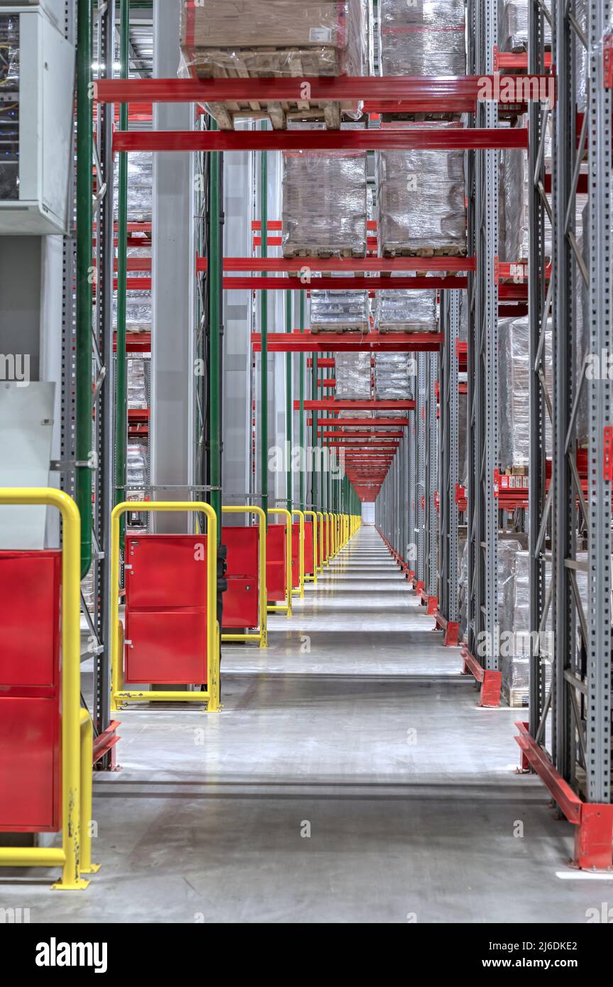 High rack storage hi-res stock photography and images - Alamy