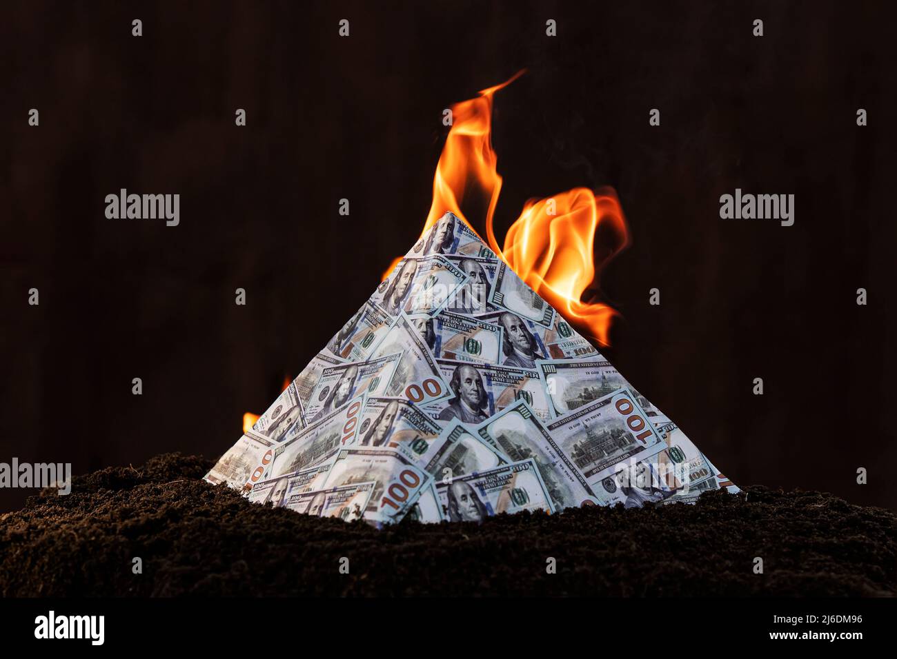 Capitalism pyramid hi-res stock photography and images - Alamy