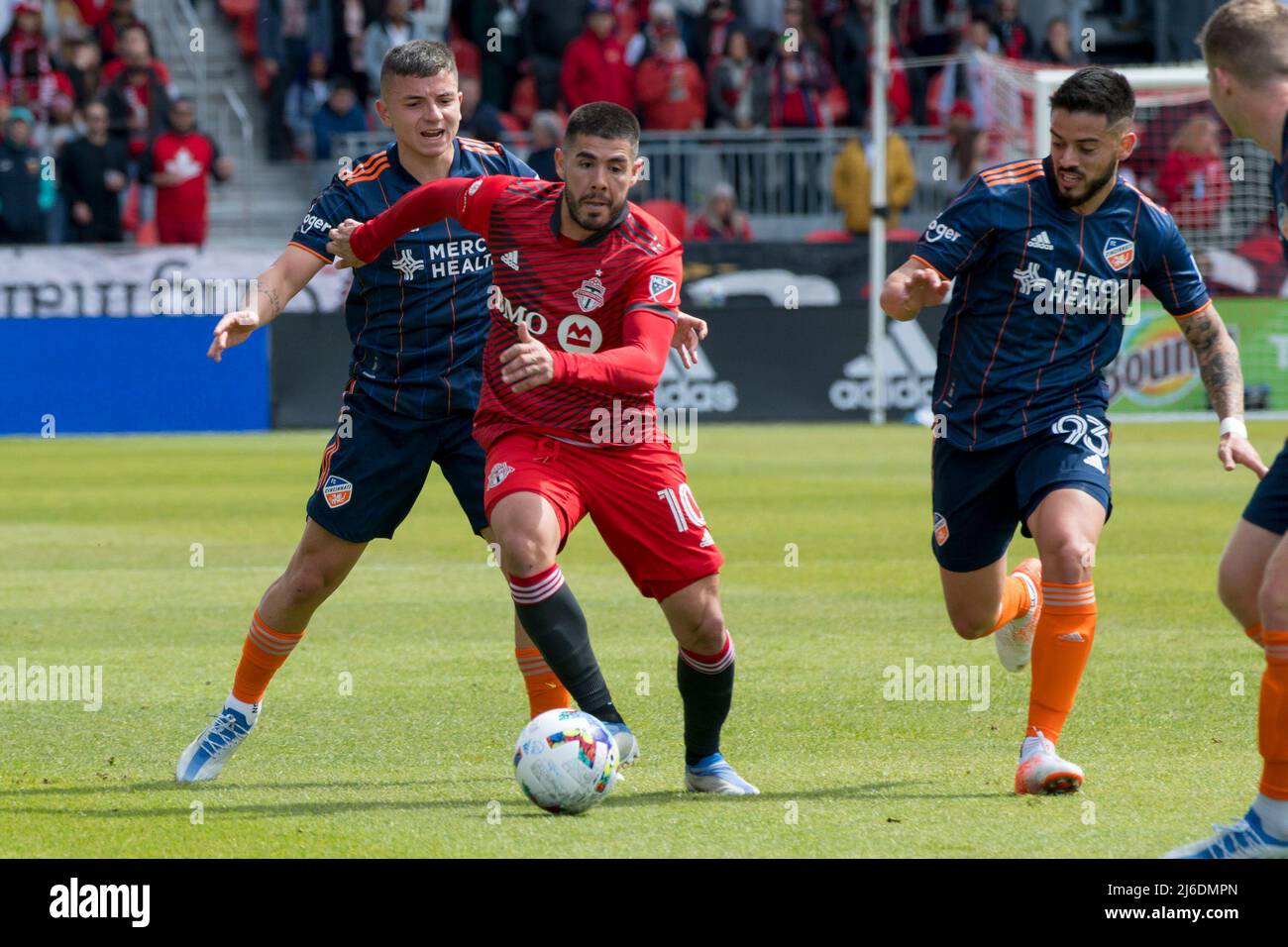 Alejandro Pozuelo (10), Junior Moreno (93 and Alvaro Barreal (31) in ...