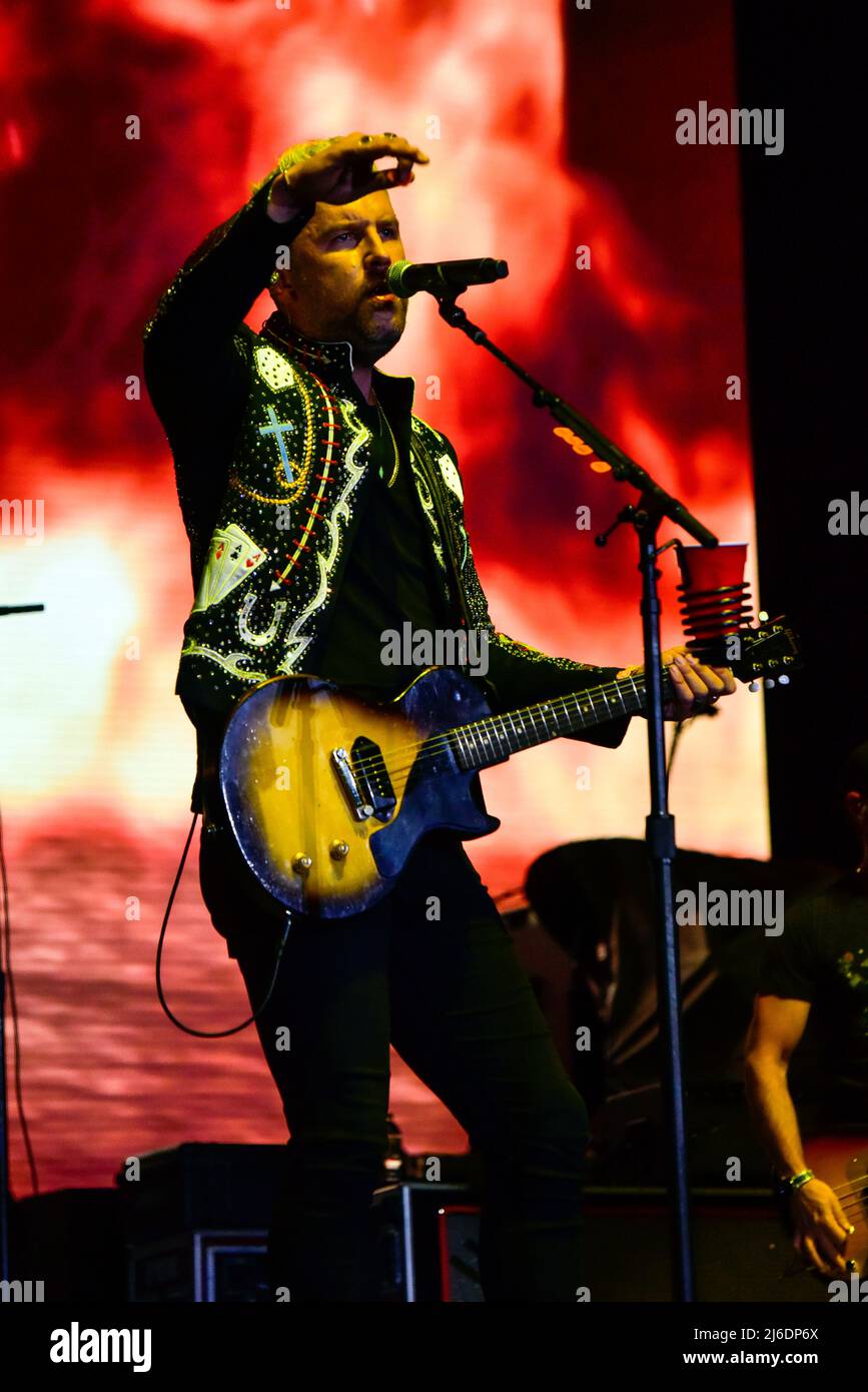 The brothers osborne hi-res stock photography and images - Alamy