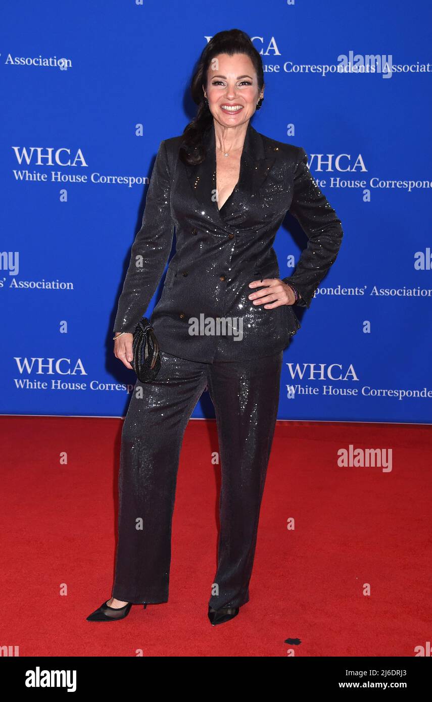 Fran Drescher arriving at the 2022 White House Correspondents' dinner ...