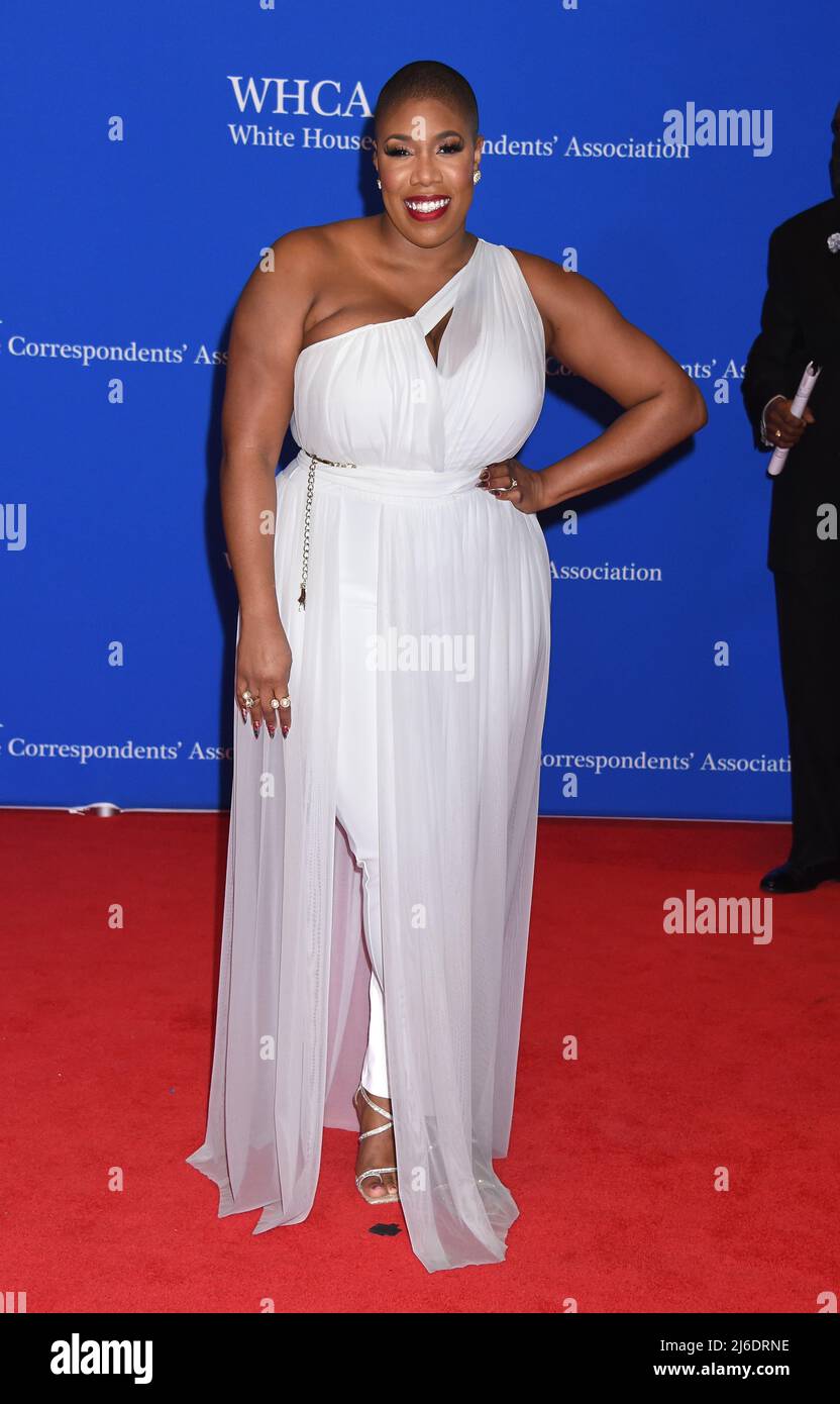 Symone Sanders arriving at the 2022 White House Correspondents' dinner ...