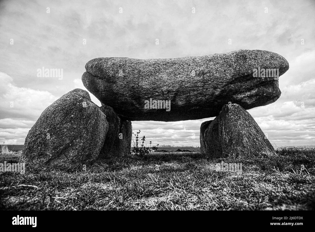 Megalith structure Black and White Stock Photos & Images - Alamy