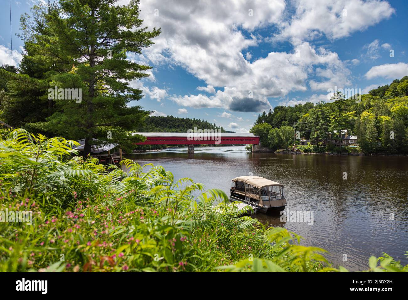 Wakefield, Quebec, Canada - August 30, 2021: Wakefield Covered Bridge ...