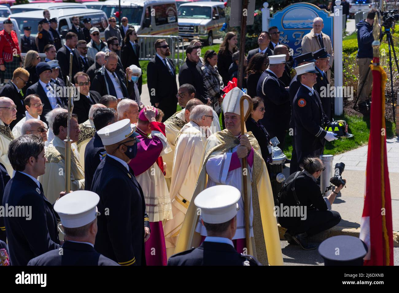 Family, friends and thousands of firefighters said their final farewell ...