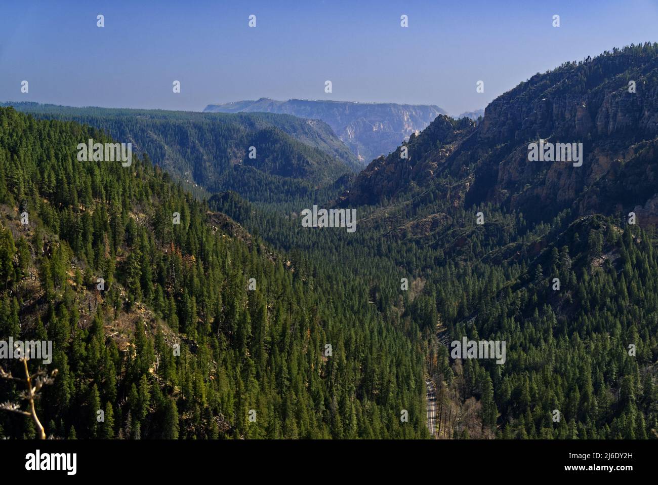 Sedona, Highway 89A through Oak Creek Canyon Stock Photo - Alamy
