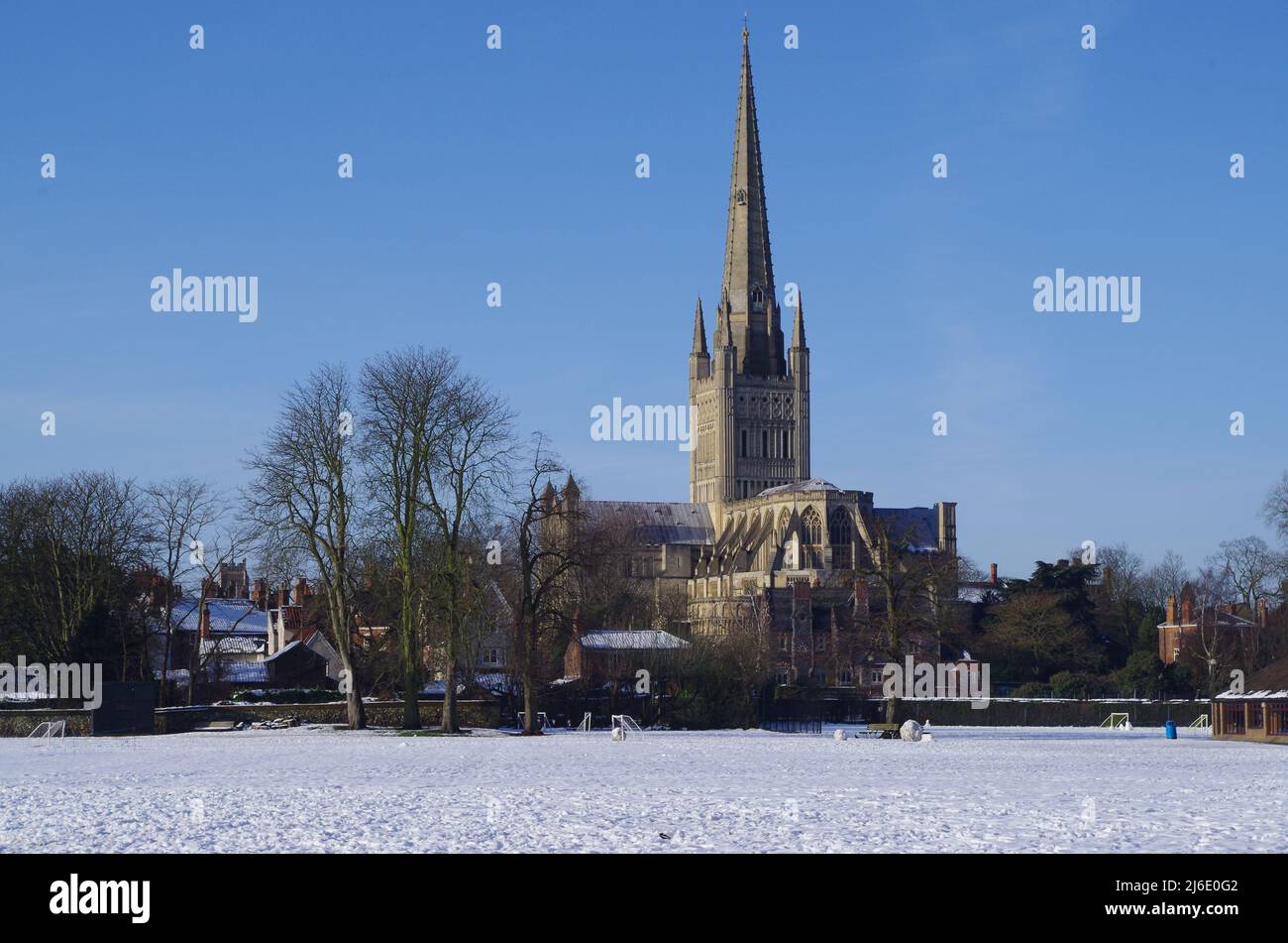 Snow at Norwich Cathedral, Norfolk, UK Stock Photo - Alamy