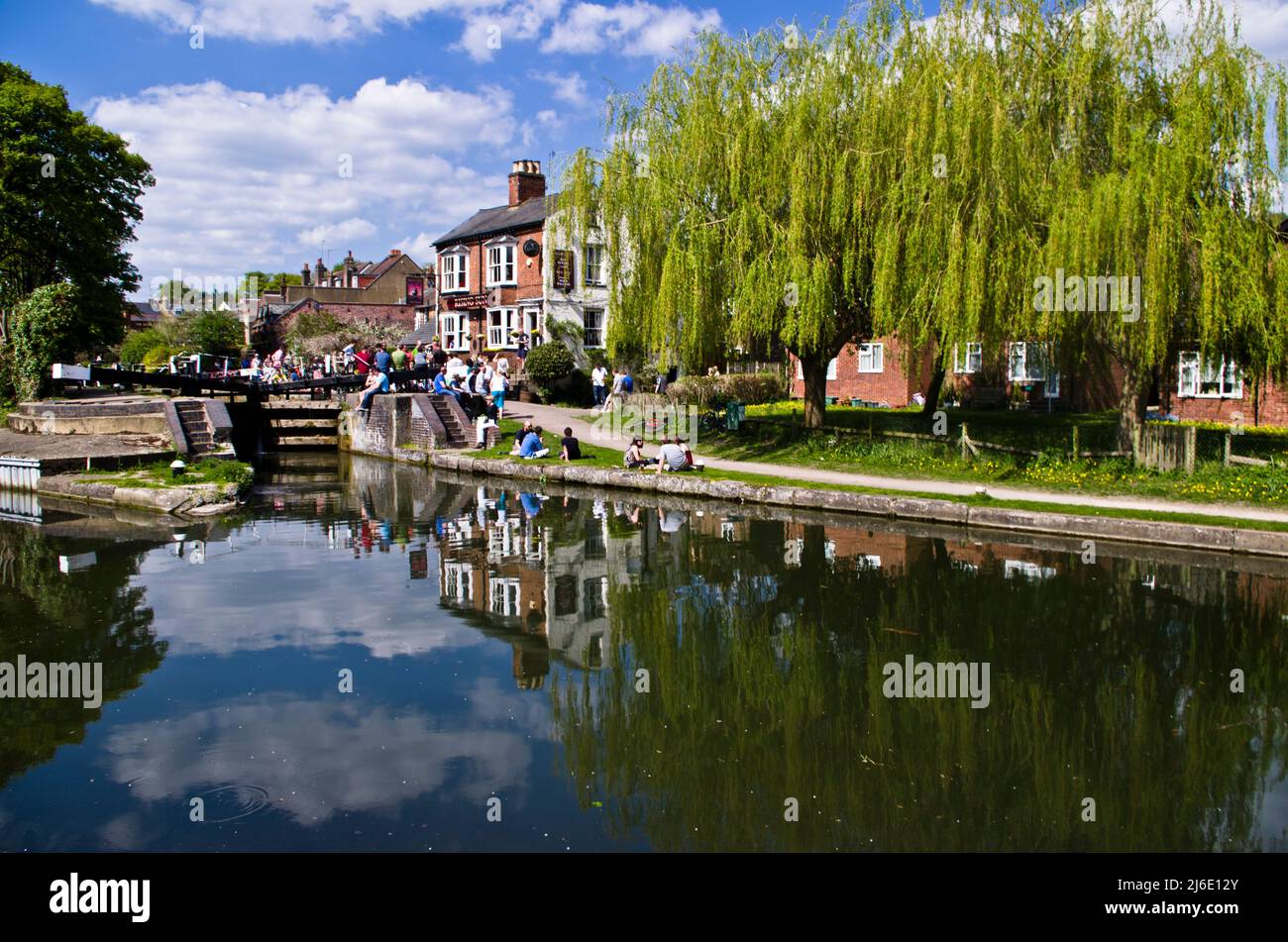 Rising sun pub hi-res stock photography and images - Alamy