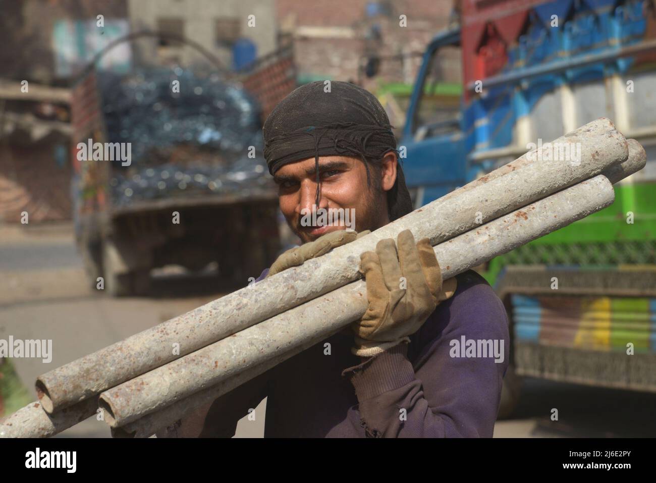 April 30, 2022, Lahore, Punjab, Pakistan: Pakistani laborers are busy ...