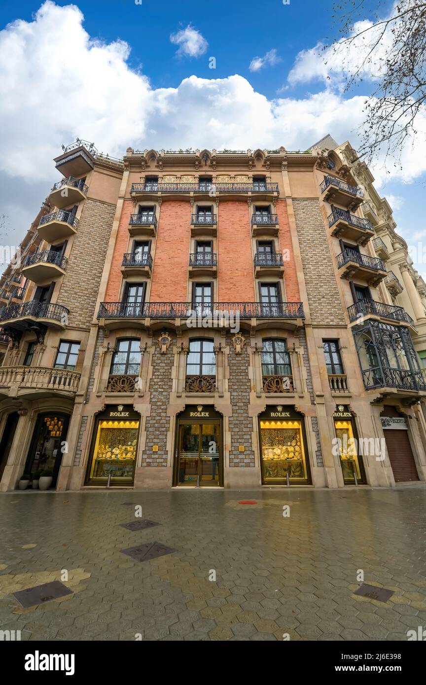 An outstanding example of late Modernism building facade in Barcelona ...