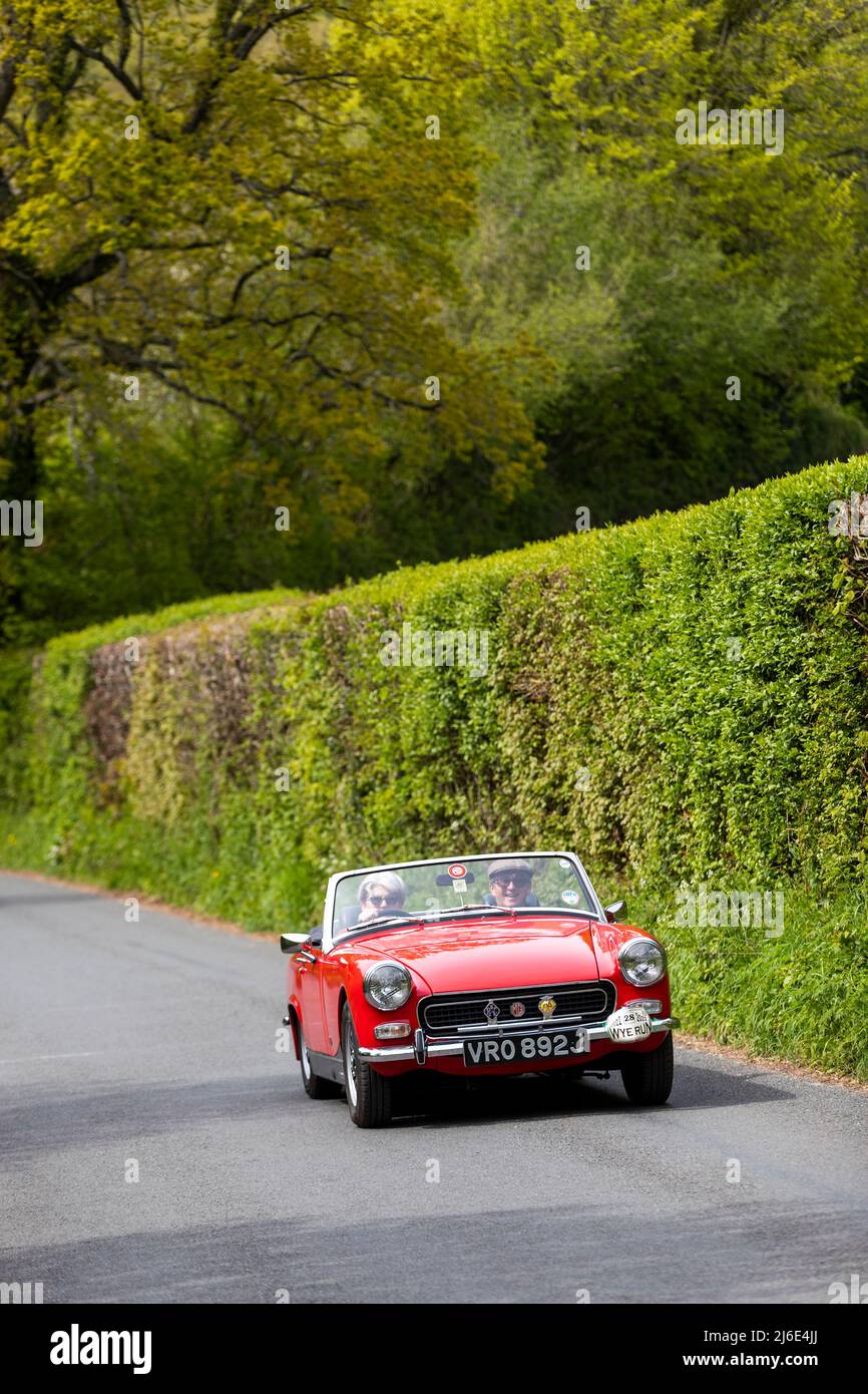 Various marques taking part in the classic cars springtime Rotary Club ...