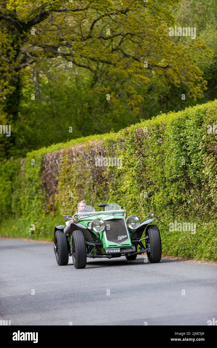Various marques taking part in the classic cars springtime Rotary Club ...