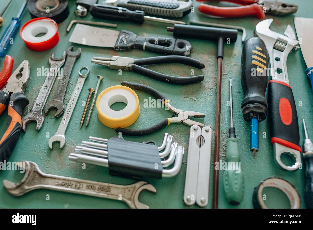 Processing tools hi-res stock photography and images - Alamy