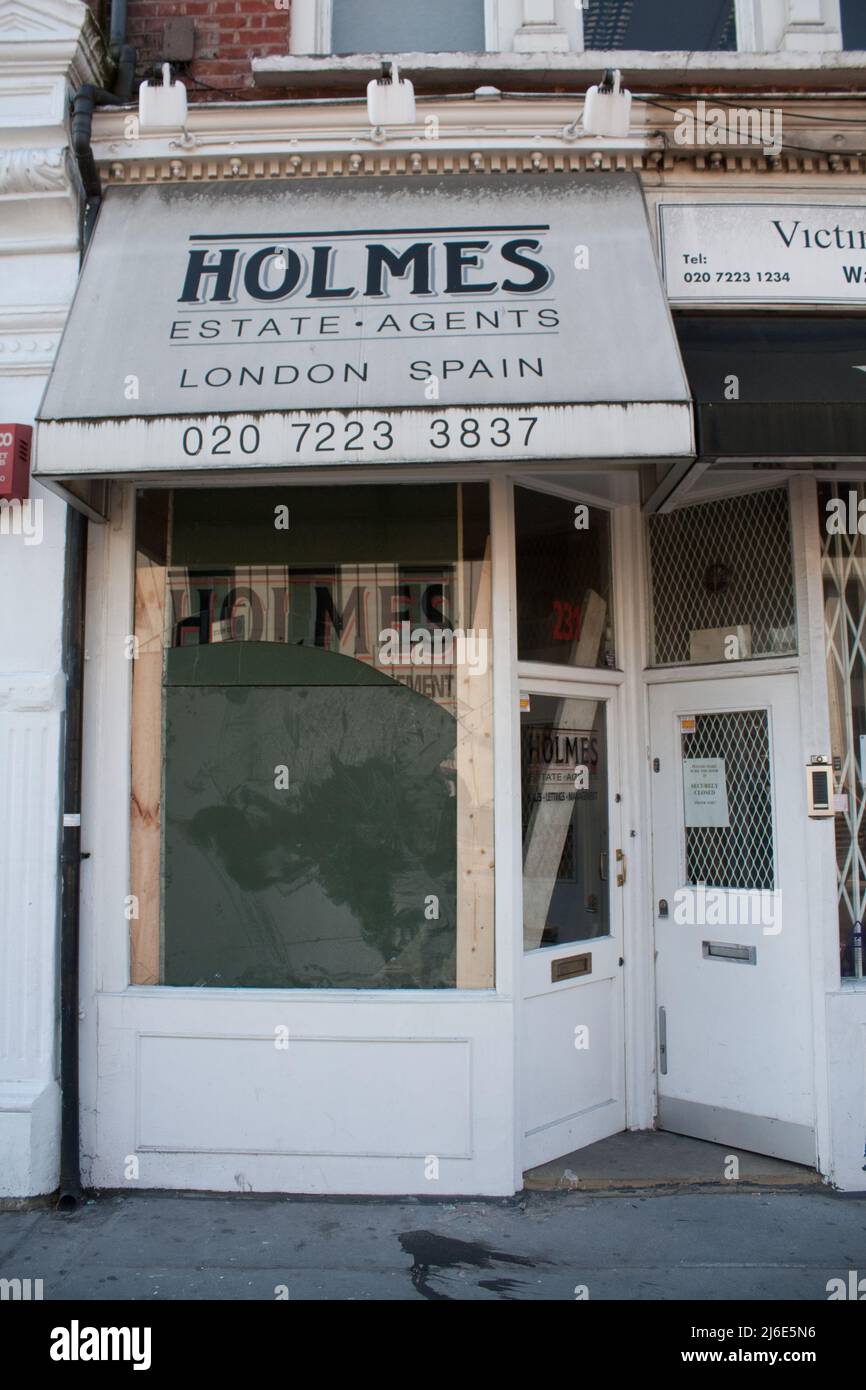 A selection of photos taken on the night of the London Riots in Clapham ...