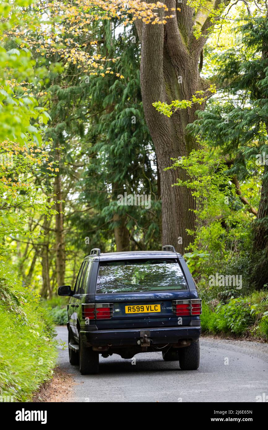 Classic Range Rover taking part in the classic cars springtime Rotary ...