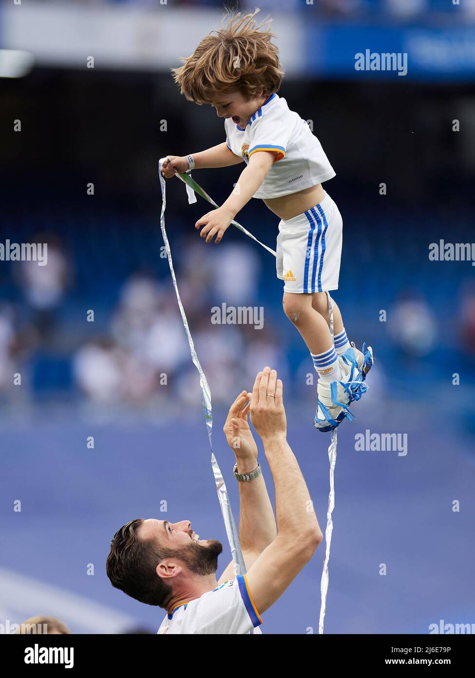 Nacho Fernandez of Real Madrid celebrates with his son at full time ...