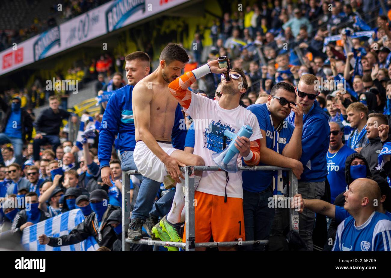 Torwart Manuel Riemann (Bochum) und Anthony Losilla (Bochum) im ...