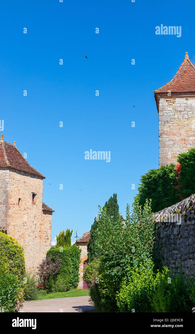 Sloping shape hi-res stock photography and images - Alamy