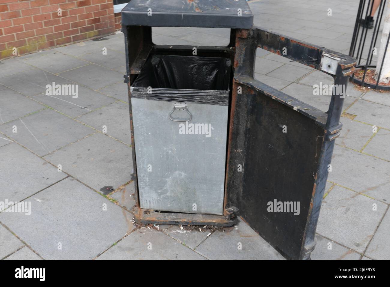 Bin liner texture hi-res stock photography and images - Alamy