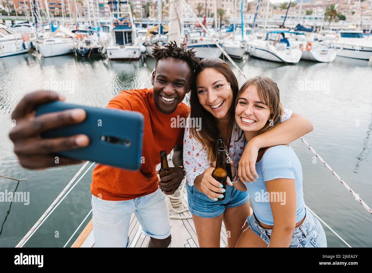 Multiracial teen hi-res stock photography and images - Alamy