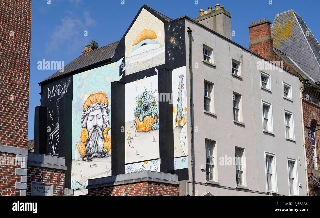 Urban art depicting large hi-res stock photography and images - Alamy