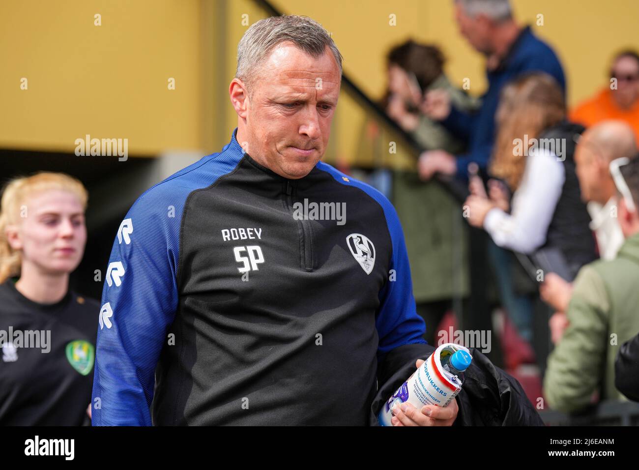 Rotterdam - ADO Den Haag Vrouwen coach Sjaak Polak during the match ...