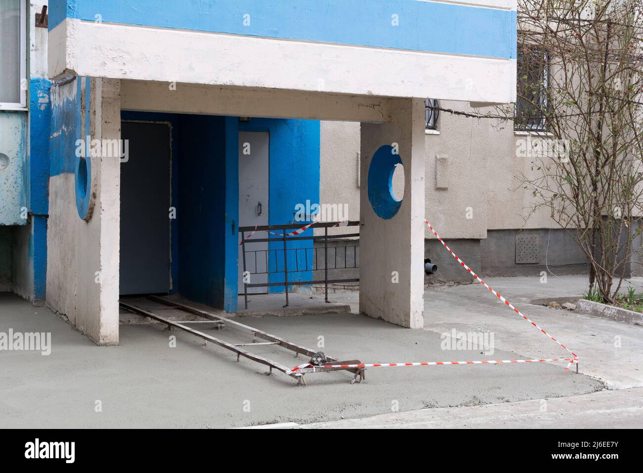 Blind area around the house. Construction of formwork for the blind ...