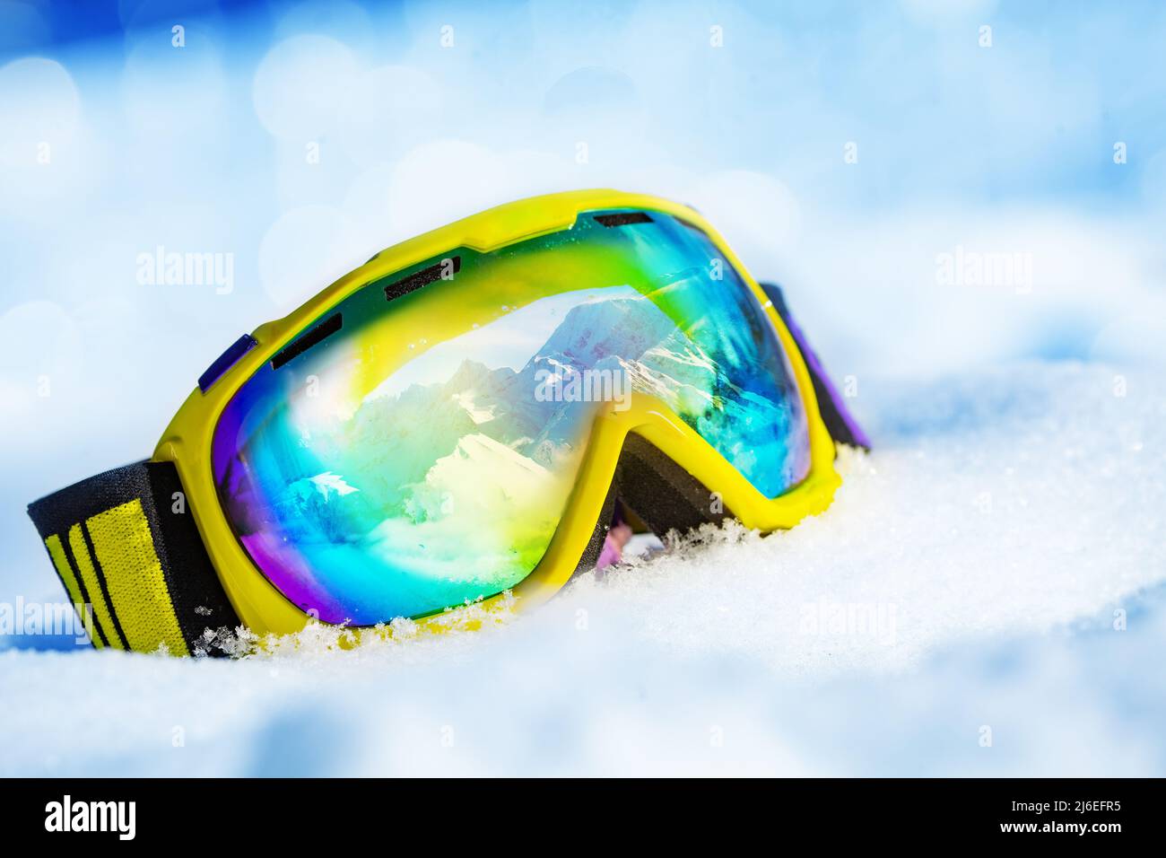 Ski goggles close up hi-res stock photography and images - Alamy