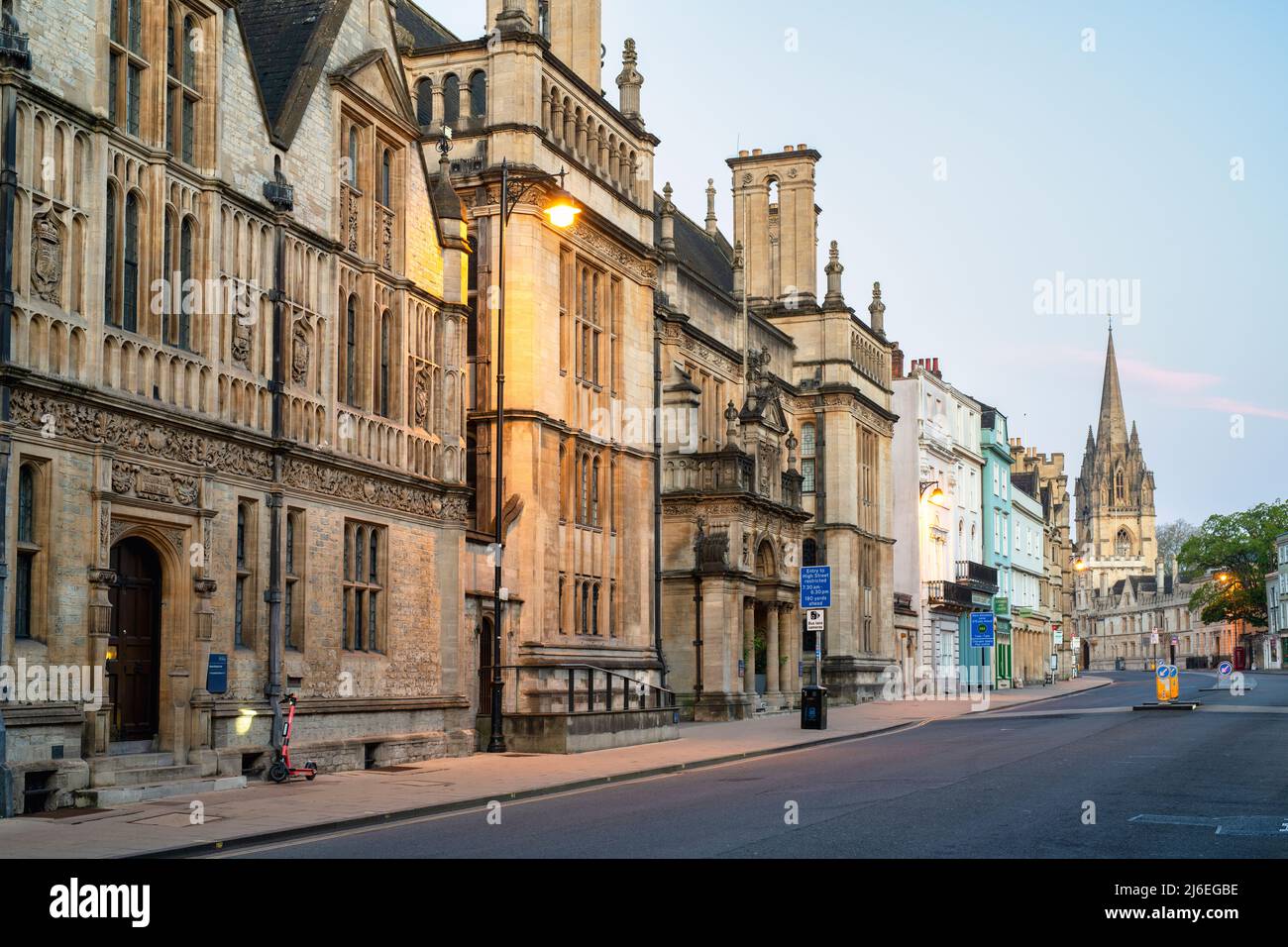 Golden hour street hi-res stock photography and images - Alamy
