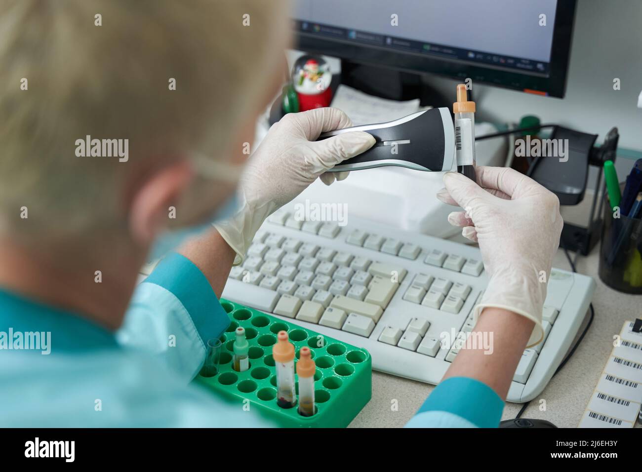 Blood sample scanner hi-res stock photography and images - Alamy