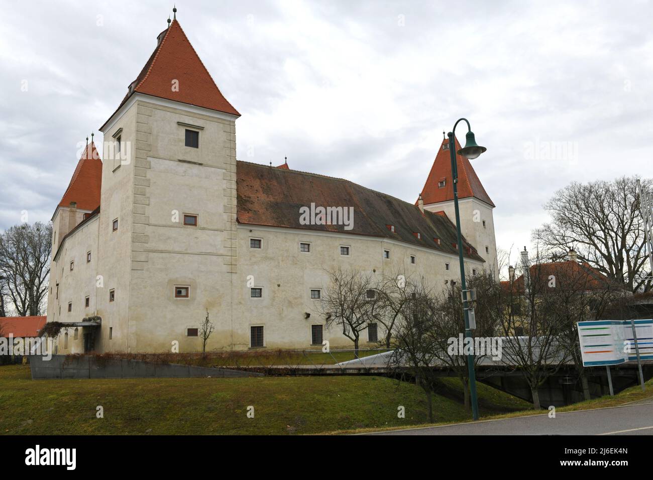 Schloss orth hi-res stock photography and images - Alamy