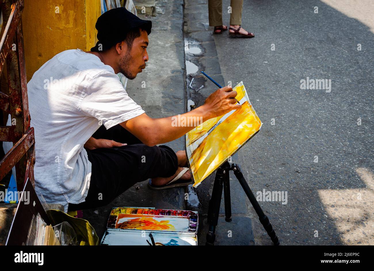 Man displays prints hi-res stock photography and images - Alamy