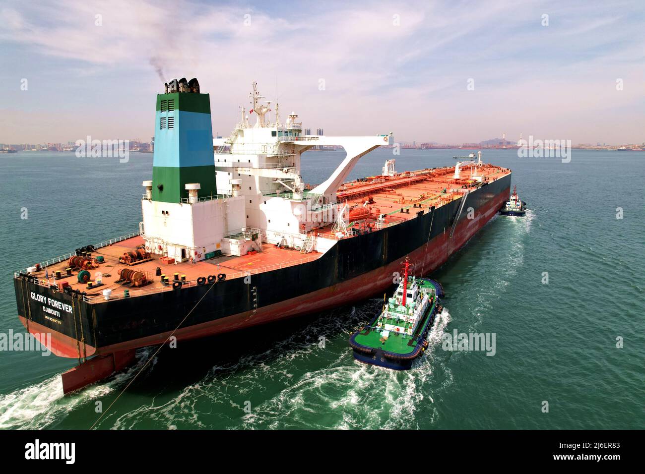 QINGDAO, CHINA - MAY 1, 2022 - The Yongyu ship loaded with imported ...